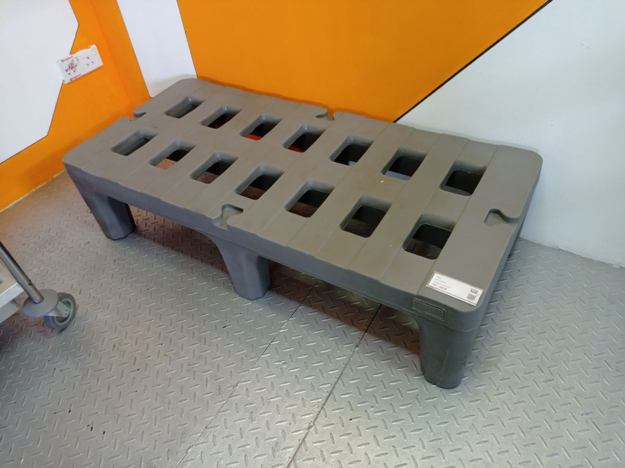 Cambro Floor Rack • Murah Kitchen Marketplace Malaysia