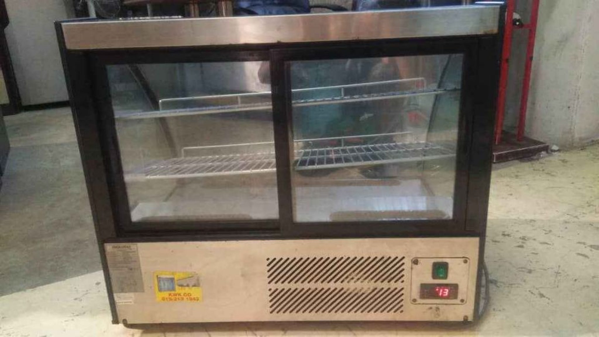 Table Top Display Chiller (USED) • Murah Kitchen Marketplace Malaysia