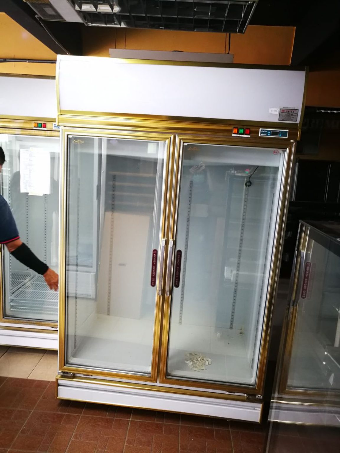 SOLD! Taiwan Linden 2 Glass Door Display Chiller • Murah Kitchen ...